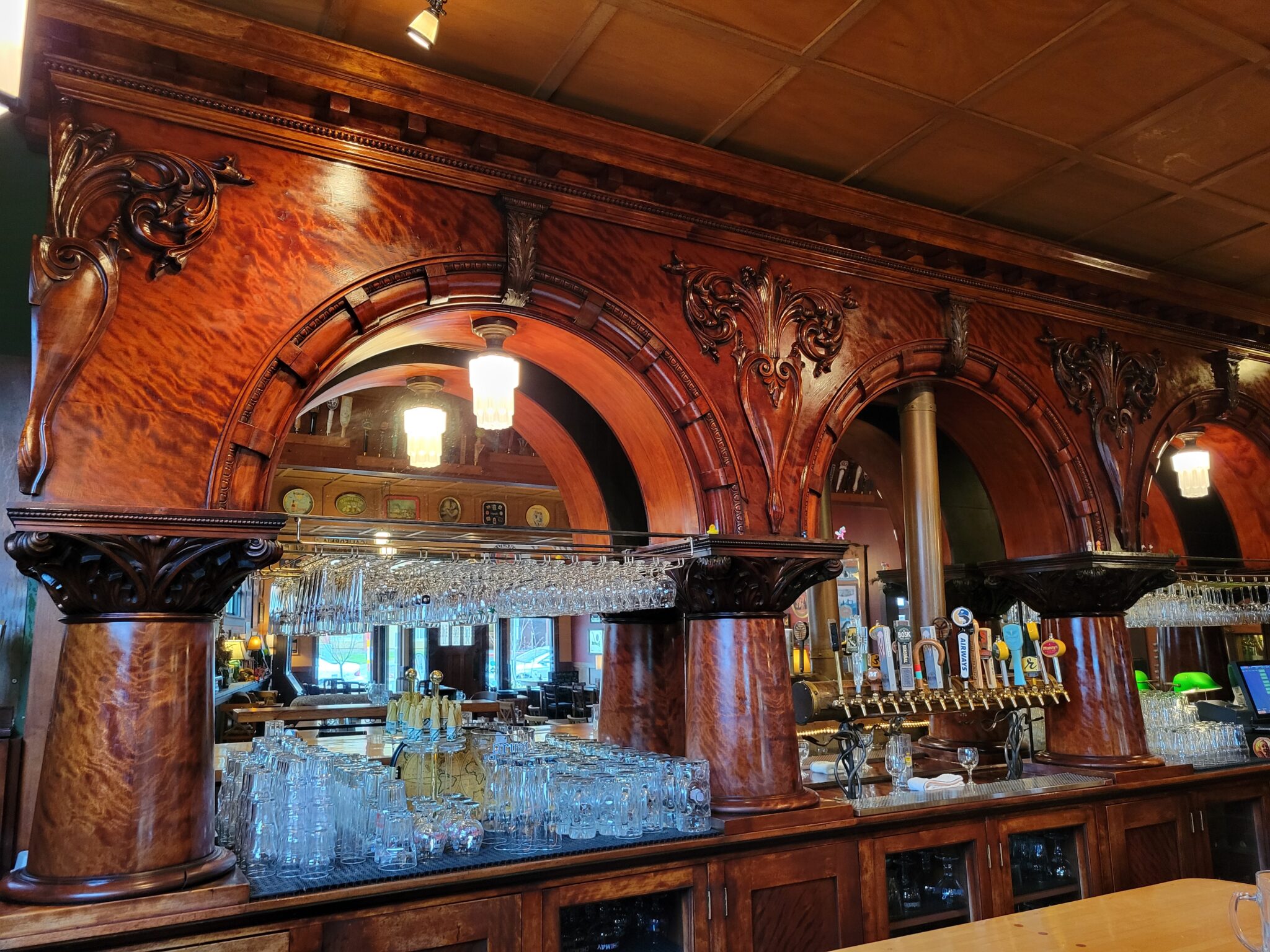 About us - Beveridge Place Pub